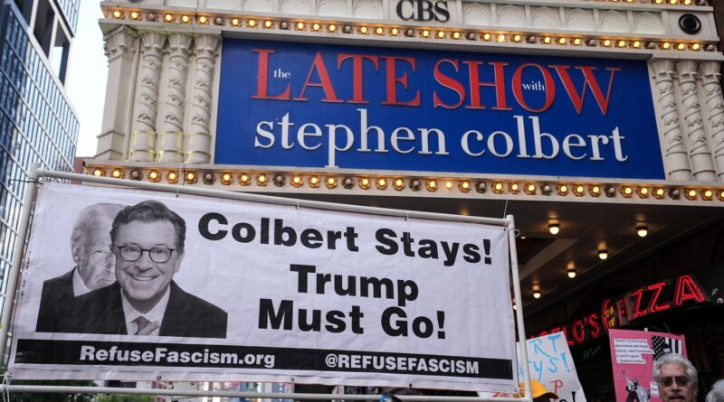 Trump critique les « late shows » et Colbert aux Etats-Unis | 1001infos