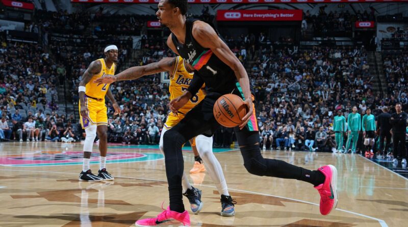 NBA : Wembanyama, Spurs battent les Lakers, Léon Marchand présent ...