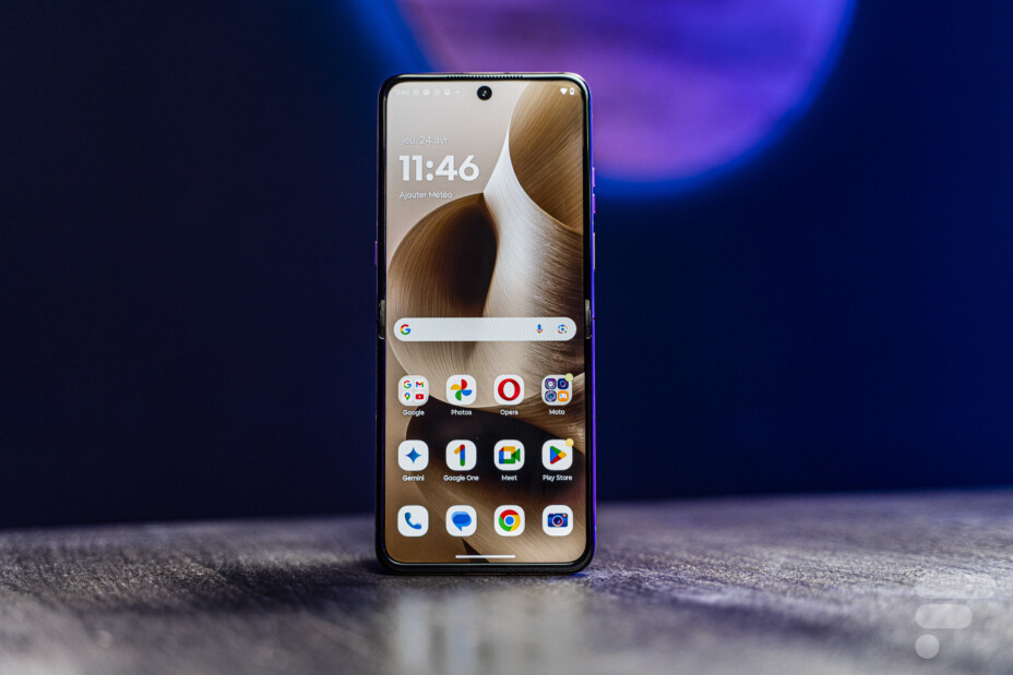 Samsung Galaxy Z Flip 7 ou Motorola Razr 60 Ultra ? | 1001infos