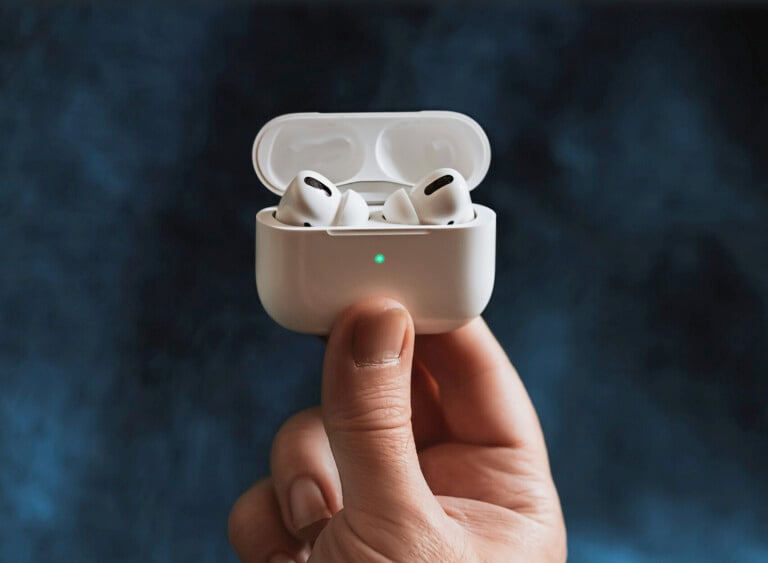 AirPods avec caméras : tests finaux d'Apple, lancement entre Siri ...